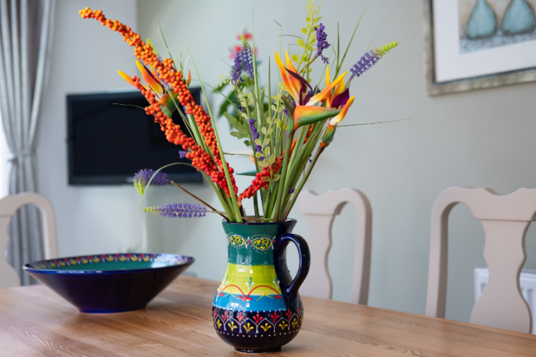 Spanish Ceramic Vases: An Essential Guide for Collectors and ...